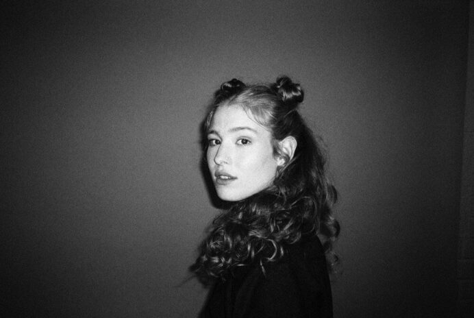 Fiehがニューシングル「25」を公開 | simonsaxon
